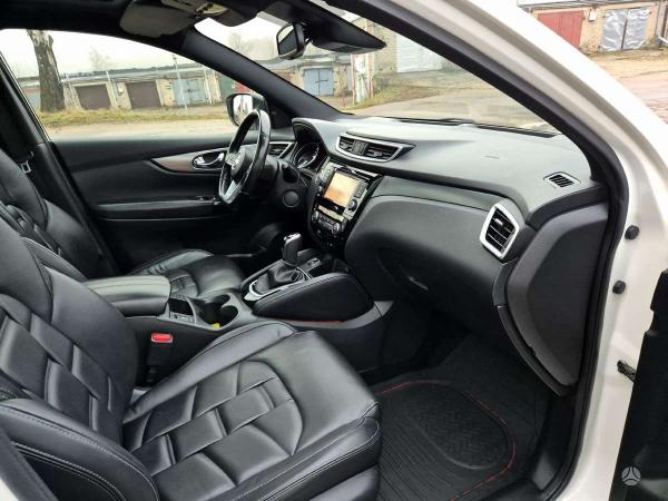 White Nissan Qashqai 2019 in Utena, with an engine capacity of 1.75 L and mileage of 267 thousand km for 14990 €, photo 11 on AUTOMOTO.COM.LV