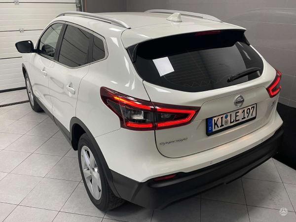 White Nissan Qashqai 2019 in Marijampole, with an engine capacity of 1.33 L and mileage of 110 thousand km for 14500 €, photo 4 on AUTOMOTO.COM.LV
