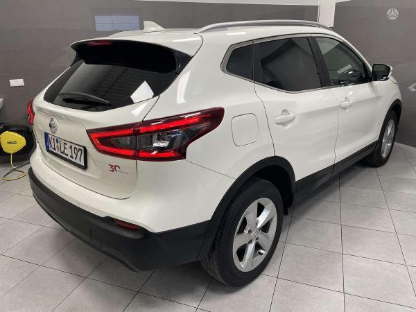 White Nissan Qashqai 2019 in Marijampole, with an engine capacity of 1.33 L and mileage of 110 thousand km for 14500 €, photo 6 on AUTOMOTO.COM.LV