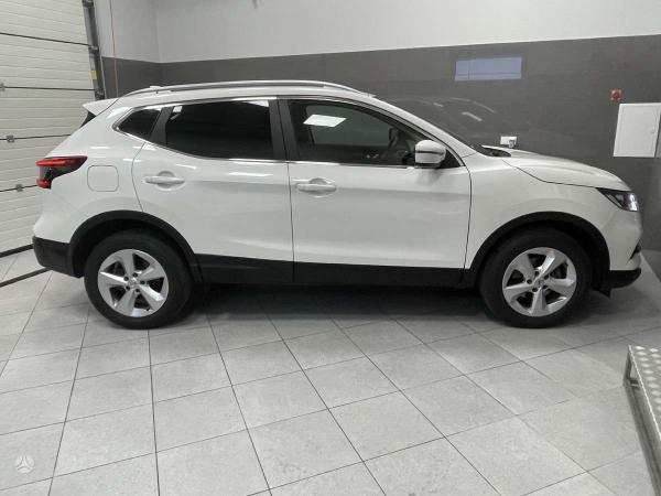 White Nissan Qashqai 2019 in Marijampole, with an engine capacity of 1.33 L and mileage of 110 thousand km for 14500 €, photo 7 on AUTOMOTO.COM.LV