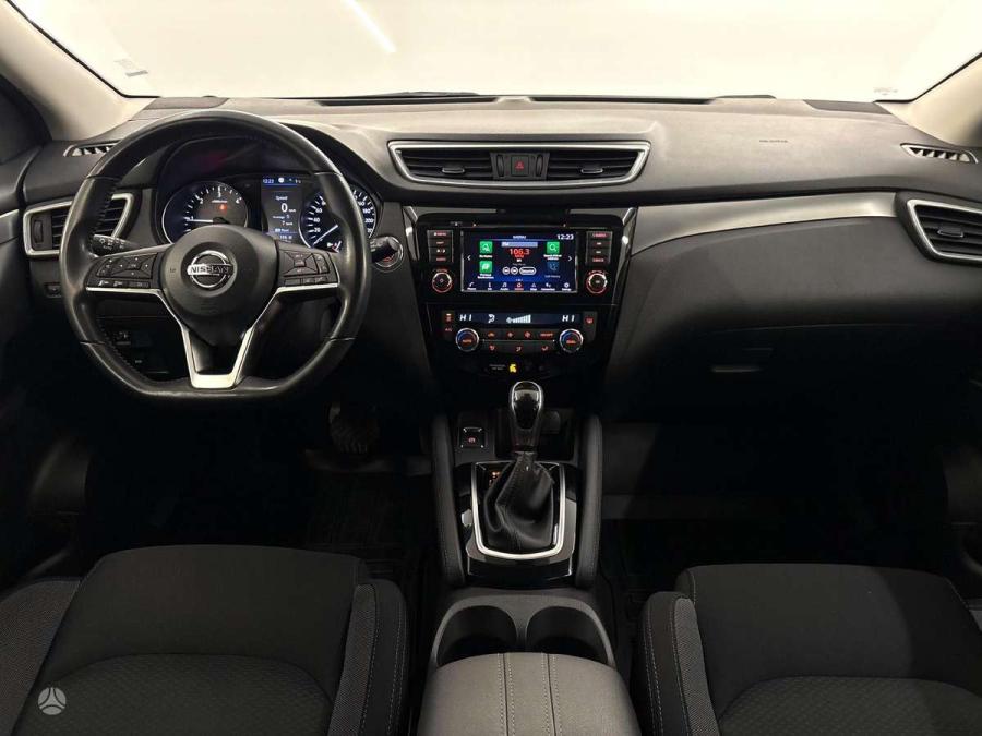 White Nissan Qashqai 2019 in Marijampole, with an engine capacity of 1.46 L and mileage of 254 thousand km for 12450 €, photo 12 on AUTOMOTO.COM.LV