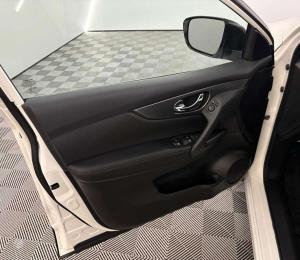 White Nissan Qashqai 2019 in Marijampole, with an engine capacity of 1.46 L and mileage of 254 thousand km for 12450 €, photo 18 on AUTOMOTO.COM.LV