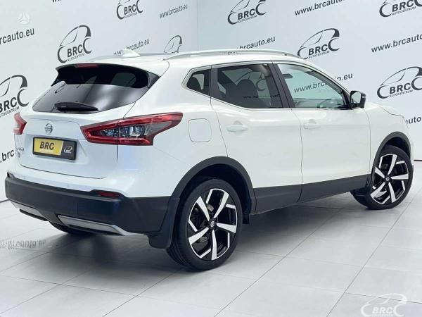 White Nissan Qashqai 2019 in Vilnius, with an engine capacity of 1.33 L and mileage of 134 thousand km for 14700 €, photo 3 on AUTOMOTO.COM.LV