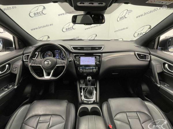 White Nissan Qashqai 2019 in Vilnius, with an engine capacity of 1.33 L and mileage of 134 thousand km for 14700 €, photo 4 on AUTOMOTO.COM.LV