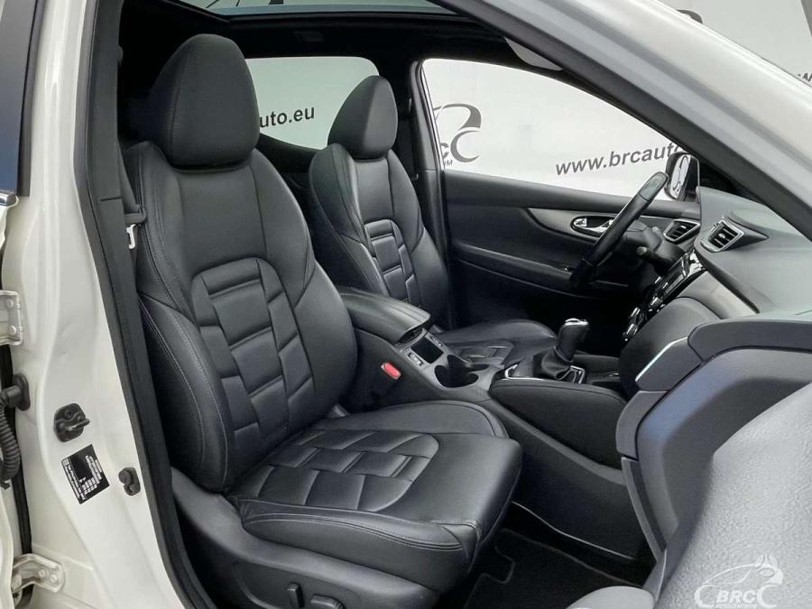 White Nissan Qashqai 2019 in Vilnius, with an engine capacity of 1.33 L and mileage of 134 thousand km for 14700 €, photo 8 on AUTOMOTO.COM.LV