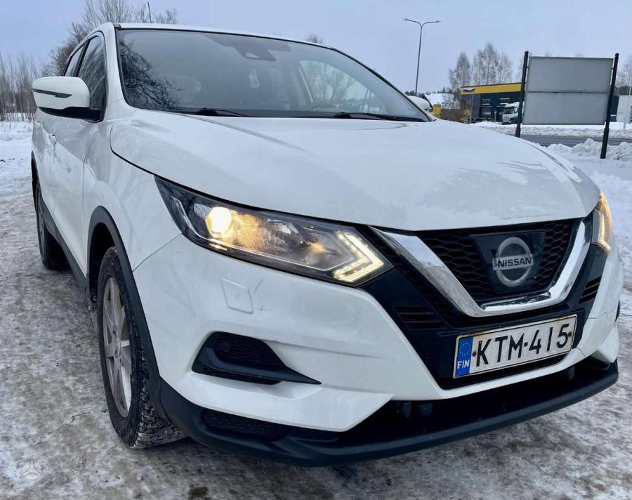 White Nissan Qashqai 2019 in Taurage, with an engine capacity of 1.46 L and mileage of 230 thousand km for 8300 €, photo 1 on AUTOMOTO.COM.LV