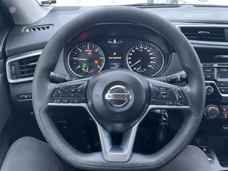 White Nissan Qashqai 2019 in Taurage, with an engine capacity of 1.46 L and mileage of 230 thousand km for 8300 €, photo 12 on AUTOMOTO.COM.LV