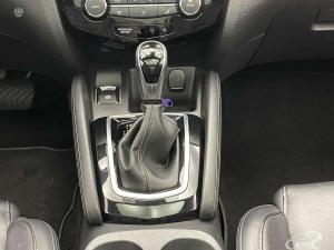 White Nissan Qashqai 2019 in Vilnius, with an engine capacity of 1.33 L and mileage of 134 thousand km for 14300 €, photo 19 on AUTOMOTO.COM.LV