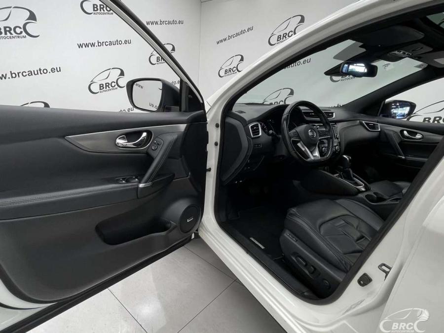 White Nissan Qashqai 2019 in Vilnius, with an engine capacity of 1.33 L and mileage of 134 thousand km for 14300 €, photo 21 on AUTOMOTO.COM.LV