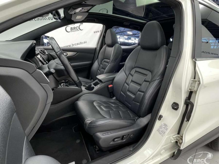 White Nissan Qashqai 2019 in Vilnius, with an engine capacity of 1.33 L and mileage of 134 thousand km for 14300 €, photo 25 on AUTOMOTO.COM.LV