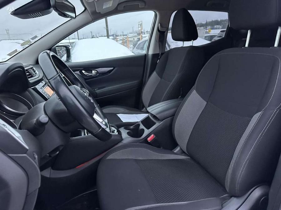 White Nissan Qashqai 2019 in Vilnius, with an engine capacity of 1.46 L and mileage of 179 thousand km for 9999 €, photo 10 on AUTOMOTO.COM.LV