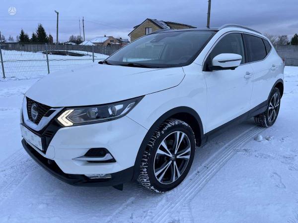 White Nissan Qashqai 2019 in Taurage, with an engine capacity of 1.75 L and mileage of 202 thousand km for 11600 €, photo 4 on AUTOMOTO.COM.LV