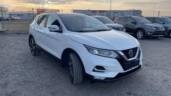 Balts Nissan Qashqai 2019 Marijampole, ar dzinēja tilpumu 1.30 L un nobraukumu 141 tūkst. km par 12690 €, foto 3 vietnē AUTOMOTO.COM.LV