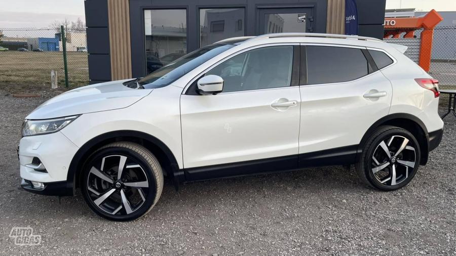 White Nissan Qashqai 2019 in Marijampole, with an engine capacity of 1.30 L and mileage of 141 thousand km for 12690 €, photo 5 on AUTOMOTO.COM.LV
