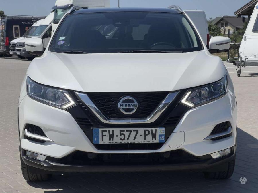 White Nissan Qashqai 2019 in Taurage, with an engine capacity of 1.33 L and mileage of 108 thousand km for 10900 €, photo 4 on AUTOMOTO.COM.LV