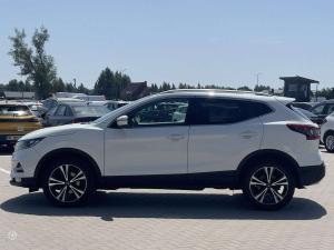 White Nissan Qashqai 2019 in Taurage, with an engine capacity of 1.33 L and mileage of 108 thousand km for 10900 €, photo 8 on AUTOMOTO.COM.LV