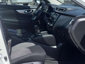 White Nissan Qashqai 2019 in Taurage, with an engine capacity of 1.33 L and mileage of 108 thousand km for 10900 €, photo 13 on AUTOMOTO.COM.LV