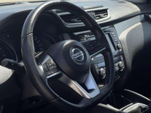 White Nissan Qashqai 2019 in Taurage, with an engine capacity of 1.33 L and mileage of 108 thousand km for 10900 €, photo 14 on AUTOMOTO.COM.LV