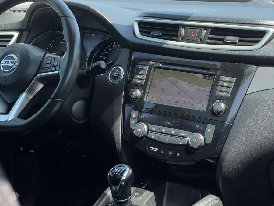 White Nissan Qashqai 2019 in Taurage, with an engine capacity of 1.33 L and mileage of 108 thousand km for 10900 €, photo 18 on AUTOMOTO.COM.LV