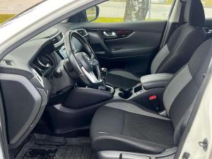 White Nissan Qashqai 2019 in Taurage, with an engine capacity of 1.70 L and mileage of 230 thousand km for 10300 €, photo 7 on AUTOMOTO.COM.LV