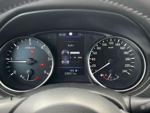 White Nissan Qashqai 2019 in Taurage, with an engine capacity of 1.70 L and mileage of 230 thousand km for 10300 €, photo 10 on AUTOMOTO.COM.LV