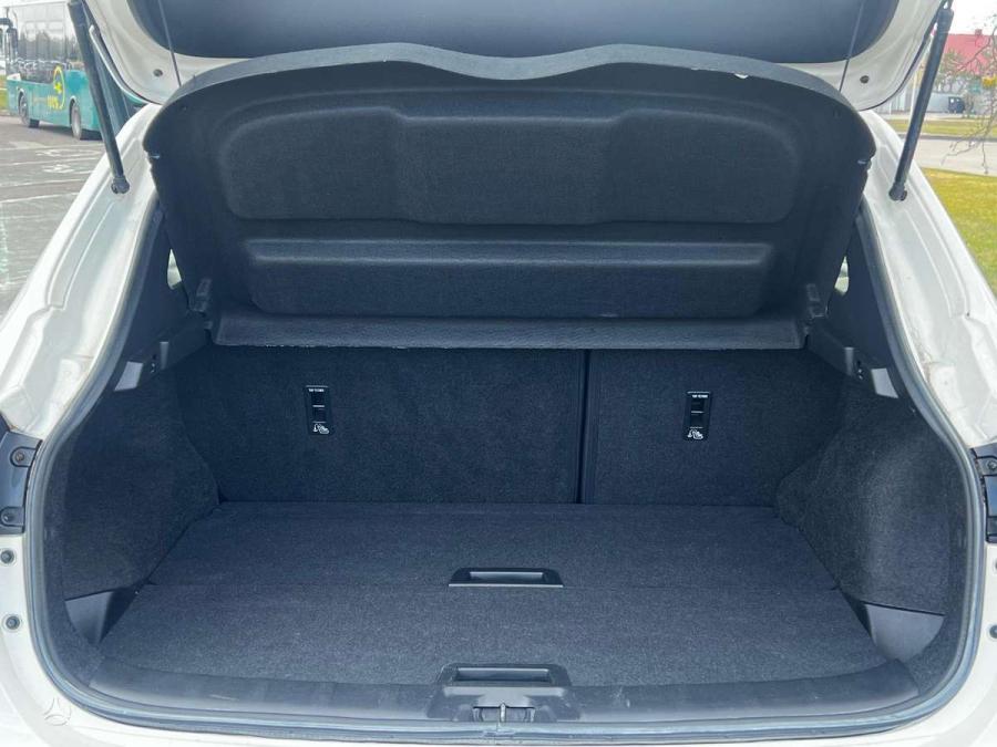 White Nissan Qashqai 2019 in Taurage, with an engine capacity of 1.70 L and mileage of 230 thousand km for 10300 €, photo 13 on AUTOMOTO.COM.LV