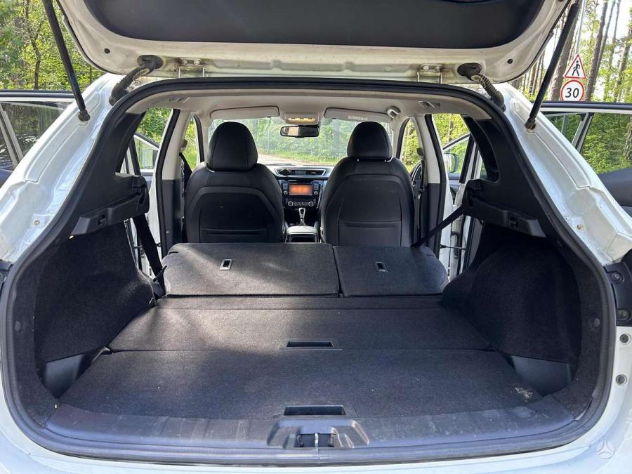 Balts Nissan Qashqai 2019 Viļņa, ar dzinēja tilpumu 1.20 L un nobraukumu 94 tūkst. km par 11500 €, foto 24 vietnē AUTOMOTO.COM.LV