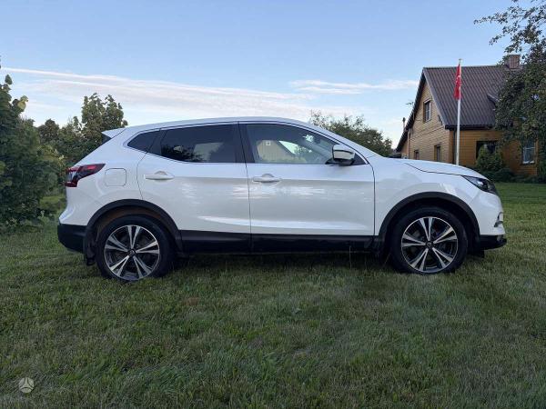 Nissan Qashqai 2019 Viļņa vietnē Balts Nissan Qashqai 2019 Viļņa, ar dzinēja tilpumu 1.30 L un nobraukumu 97 tūkst. km par 14500 €, foto 5 vietnē AUTOMOTO.COM.LV