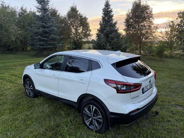 Nissan Qashqai 2019 Viļņa vietnē Balts Nissan Qashqai 2019 Viļņa, ar dzinēja tilpumu 1.30 L un nobraukumu 97 tūkst. km par 14500 €, foto 7 vietnē AUTOMOTO.COM.LV