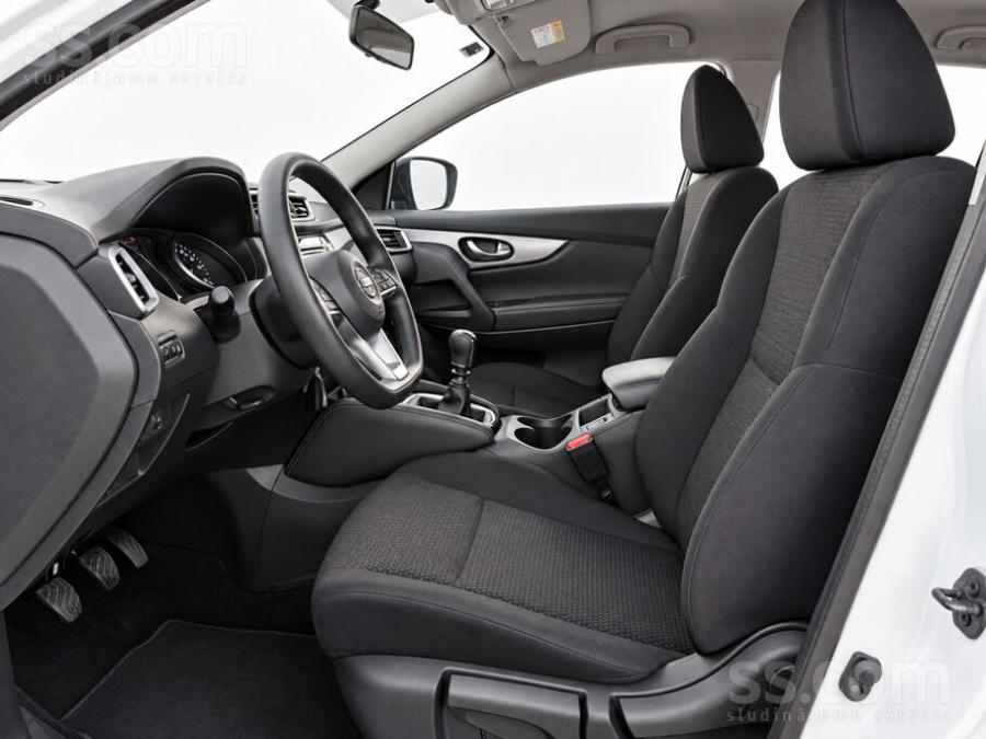White Nissan Qashqai 2019 in Riga, with an engine capacity of 1.30 L and mileage of 101 thousand km for 10980 €, photo 7 on AUTOMOTO.COM.LV