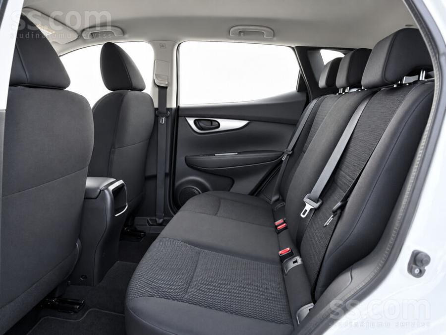 White Nissan Qashqai 2019 in Riga, with an engine capacity of 1.30 L and mileage of 101 thousand km for 10980 €, photo 13 on AUTOMOTO.COM.LV