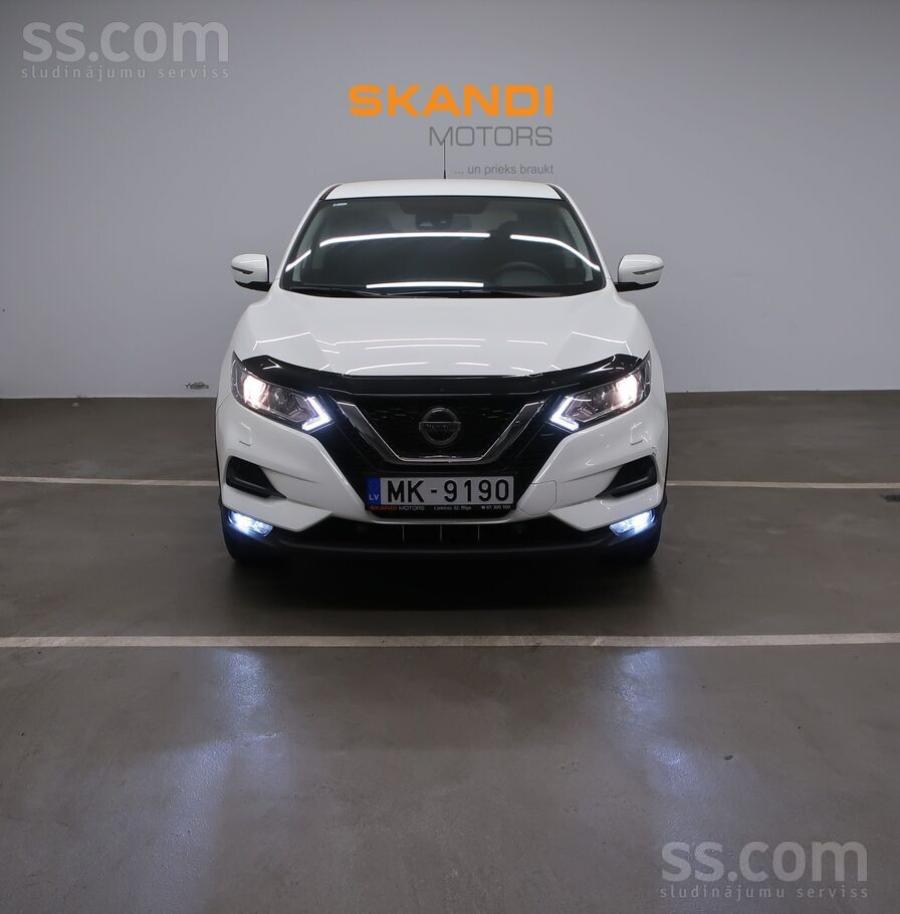 White Nissan Qashqai 2020 in Riga, with an engine capacity of 1.30 L and mileage of 102 thousand km for 12790 €, photo 2 on AUTOMOTO.COM.LV