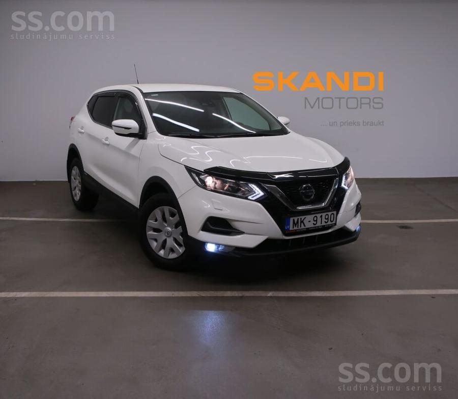 White Nissan Qashqai 2020 in Riga, with an engine capacity of 1.30 L and mileage of 102 thousand km for 12790 €, photo 3 on AUTOMOTO.COM.LV