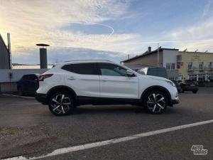 White Nissan Qashqai 2020 in Kaunas, with an engine capacity of 1.70 L and mileage of 89 thousand km for 22620 €, photo 6 on AUTOMOTO.COM.LV
