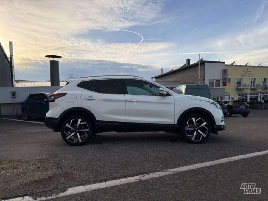 White Nissan Qashqai 2020 in Kaunas, with an engine capacity of 1.70 L and mileage of 89 thousand km for 22620 €, photo 6 on AUTOMOTO.COM.LV