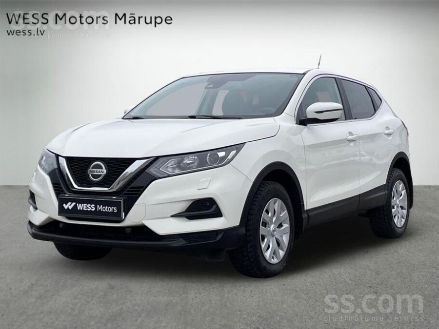 White Nissan Qashqai 2020 in Riga, with an engine capacity of 1.30 L and mileage of 164 thousand km for 10990 €, photo 1 on AUTOMOTO.COM.LV