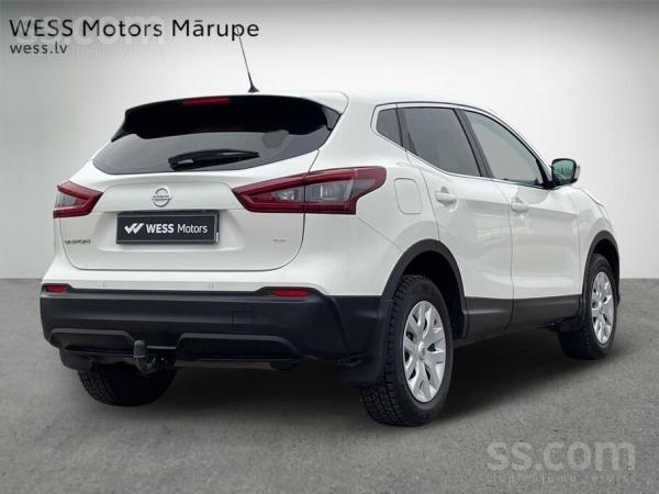 White Nissan Qashqai 2020 in Riga, with an engine capacity of 1.30 L and mileage of 164 thousand km for 10990 €, photo 2 on AUTOMOTO.COM.LV