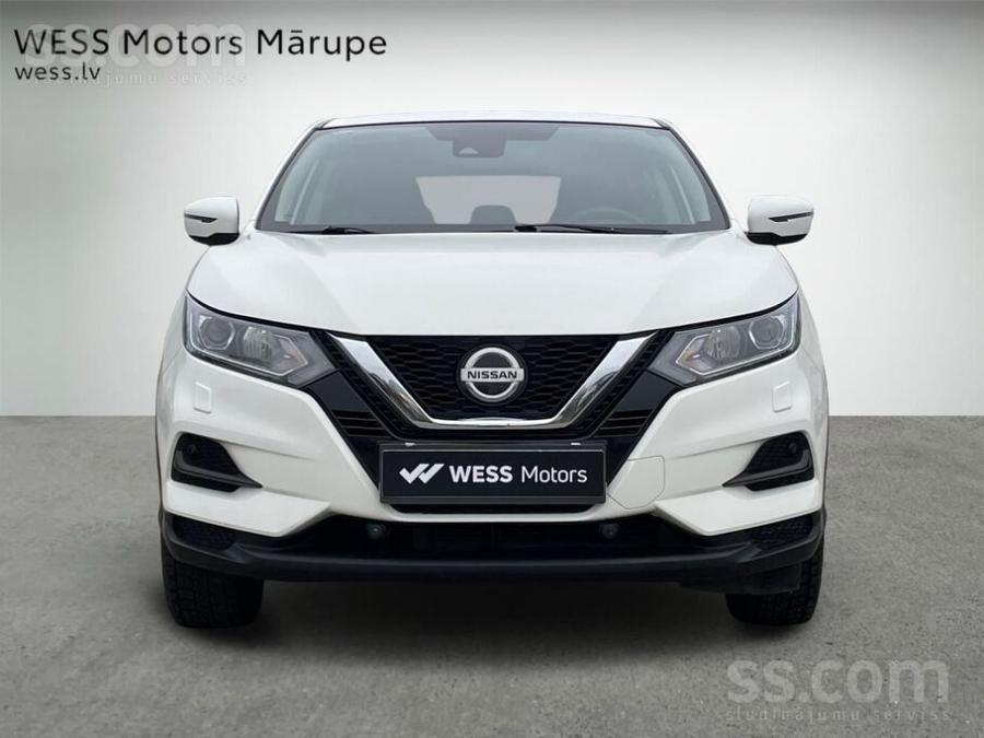 White Nissan Qashqai 2020 in Riga, with an engine capacity of 1.30 L and mileage of 164 thousand km for 10990 €, photo 5 on AUTOMOTO.COM.LV