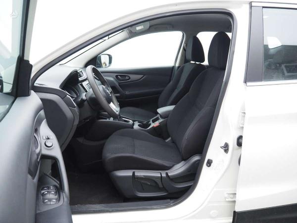 White Nissan Qashqai 2020 in Vilnius, with an engine capacity of 1.33 L and mileage of 83 thousand km for 14000 €, photo 8 on AUTOMOTO.COM.LV