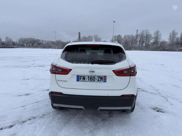 White Nissan Qashqai 2020 in Marijampole, with an engine capacity of 1.46 L and mileage of 237 thousand km for 12700 €, photo 6 on AUTOMOTO.COM.LV