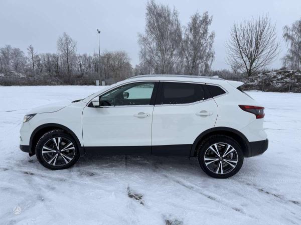 White Nissan Qashqai 2020 in Marijampole, with an engine capacity of 1.46 L and mileage of 237 thousand km for 12700 €, photo 8 on AUTOMOTO.COM.LV