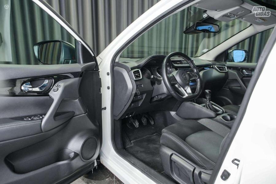 Balts Nissan Qashqai 2020 Marijampole, ar dzinēja tilpumu 1.50 L un nobraukumu 237 tūkst. km par 12950 €, foto 19 vietnē AUTOMOTO.COM.LV