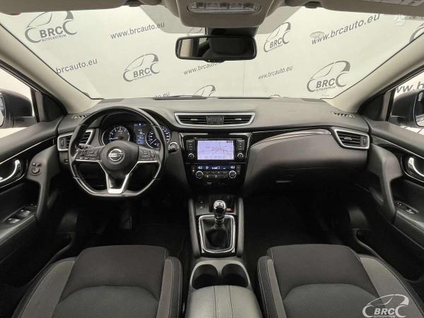 White Nissan Qashqai 2020 in Vilnius, with an engine capacity of 1.33 L and mileage of 109 thousand km for 12900 €, photo 4 on AUTOMOTO.COM.LV