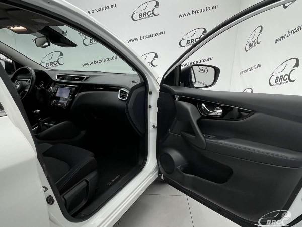 White Nissan Qashqai 2020 in Vilnius, with an engine capacity of 1.33 L and mileage of 109 thousand km for 12900 €, photo 9 on AUTOMOTO.COM.LV