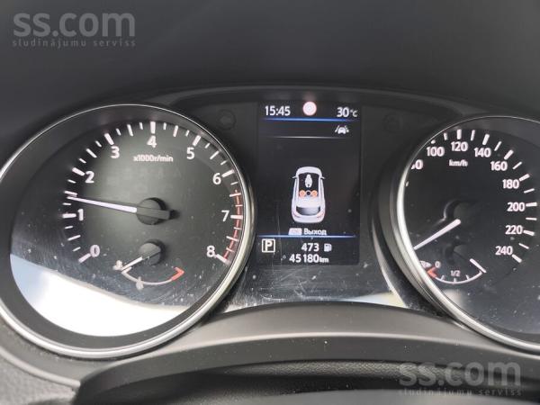 White Nissan Qashqai 2020 in Riga, with an engine capacity of 1.30 L and mileage of 46 thousand km for 18000 €, photo 8 on AUTOMOTO.COM.LV