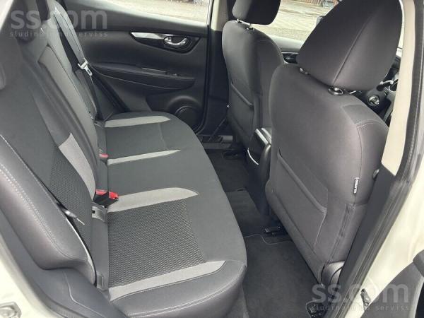 White Nissan Qashqai 2020 in Riga, with an engine capacity of 1.50 L and mileage of 170 thousand km for 11950 €, photo 9 on AUTOMOTO.COM.LV