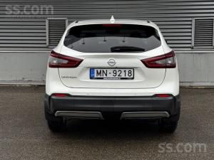 White Nissan Qashqai 2020 in Riga, with an engine capacity of 1.50 L and mileage of 85 thousand km for 14900 €, photo 5 on AUTOMOTO.COM.LV