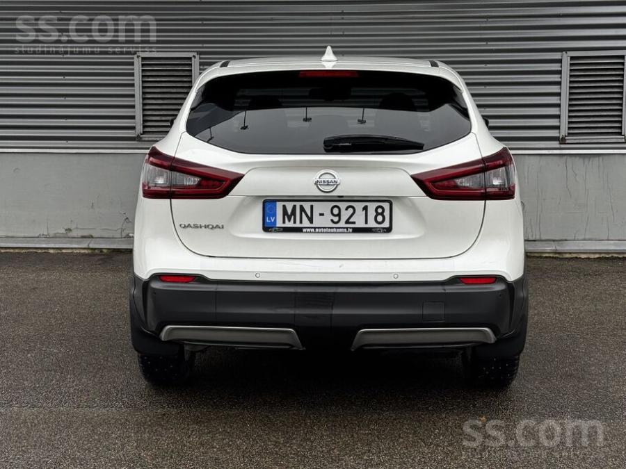 White Nissan Qashqai 2020 in Riga, with an engine capacity of 1.50 L and mileage of 85 thousand km for 14900 €, photo 5 on AUTOMOTO.COM.LV