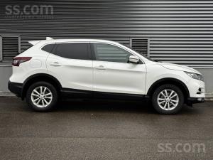 White Nissan Qashqai 2020 in Riga, with an engine capacity of 1.50 L and mileage of 85 thousand km for 14900 €, photo 7 on AUTOMOTO.COM.LV