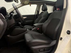 White Nissan Qashqai 2020 in Vilnius, with an engine capacity of 1.33 L and mileage of 146 thousand km for 14990 €, photo 11 on AUTOMOTO.COM.LV
